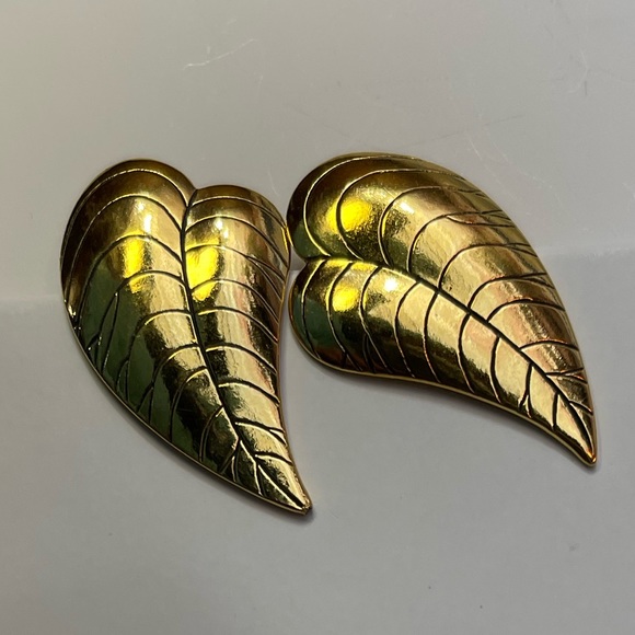 Laurel Burch | Jewelry | Signed Laurel Burch Gold Toned Leaf Clip On ...